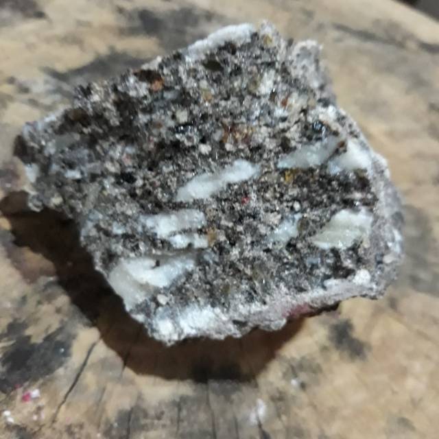 Jual Menyan hitam/ menyan wangi /250gram/bau menyengat khas menyan ...