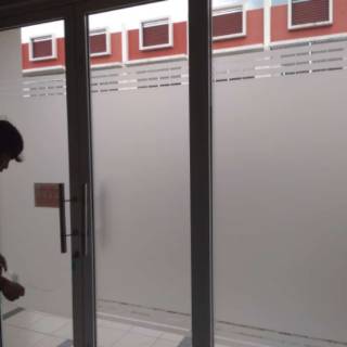 Stiker sunblas polos / sticker sunblast buram untuk kamar mandi ...