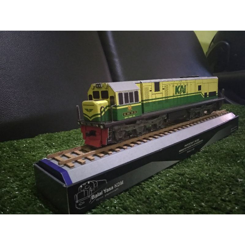 Jual papercraft miniatur lokomotif cc201 livery vintage | Shopee Indonesia