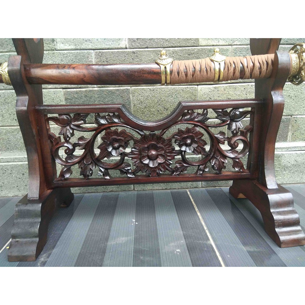Jual Dudukan Stand Pedang Samurai Isi 3 Ukir Bunga Kayu Jati Garap ...