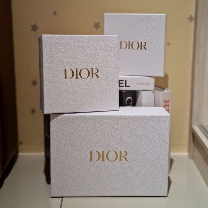 Jual BOX DIOR - KOTAK KADO HADIAH DIOR AUTHENTIC | Shopee Indonesia