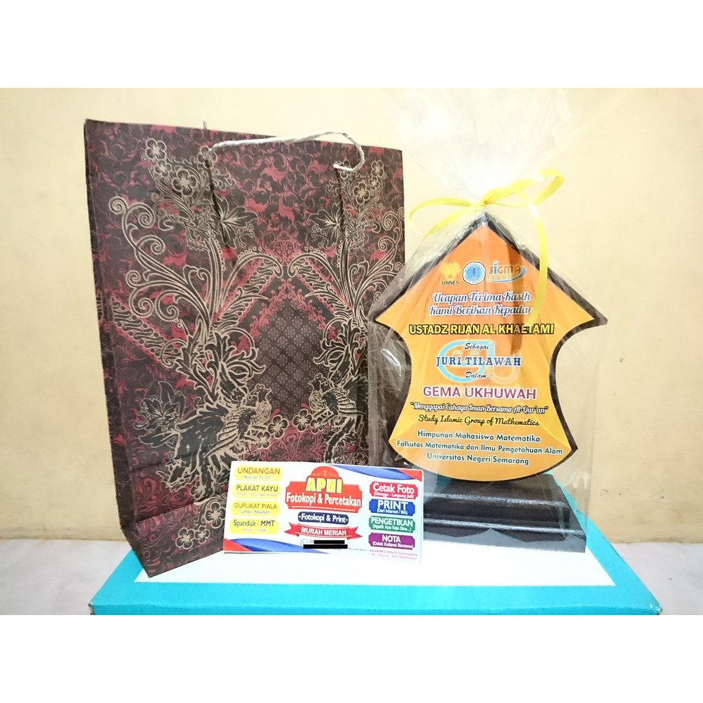 Jual Vandel Plakat KAYU PREMIUM FREE DESAIN + PAPERBAG untuk hadiah ...