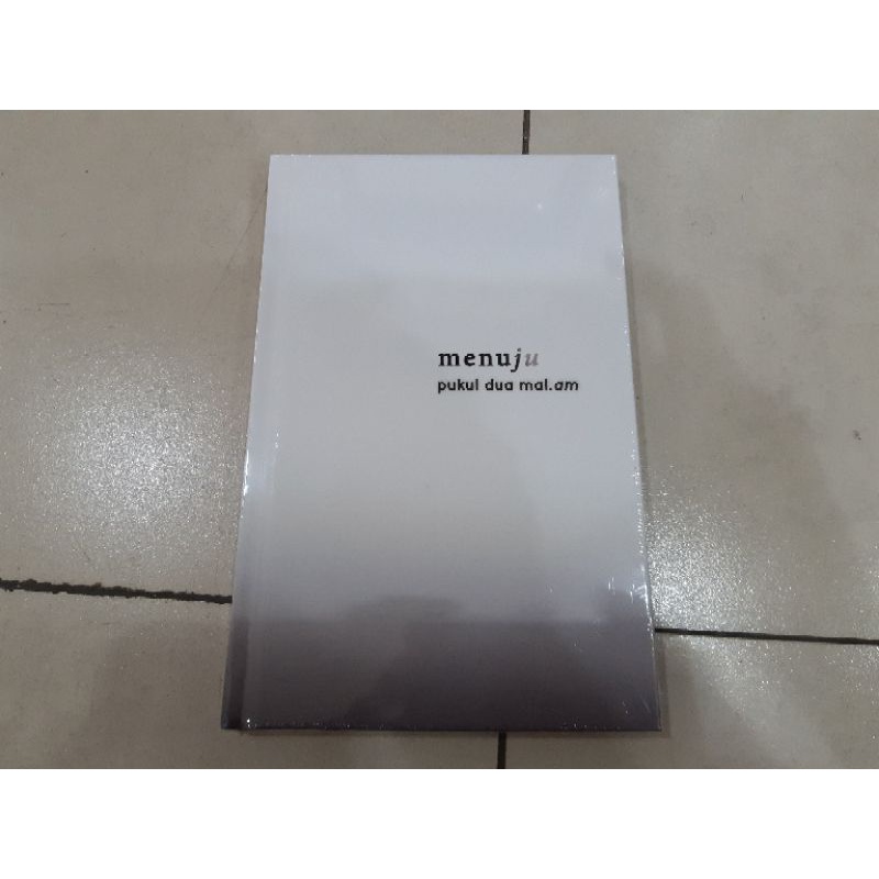 Jual Buku Menuju Pukul Dua Belas Malam (Hardcover) | Shopee Indonesia Jual Buku Menuju Pukul Dua Belas Malam (Hardcover) | Shopee Indonesia