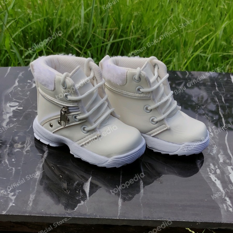 Jual Sepatu Boot bot Bulu White Premium Perempuan 1 2 3 4 5 tahun Mode ...