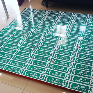 Jual PAPAN RAMBU JALUR EVAKUASI TITIK KUMPUL ASSEMBLY POINT Akrilik 30 ...