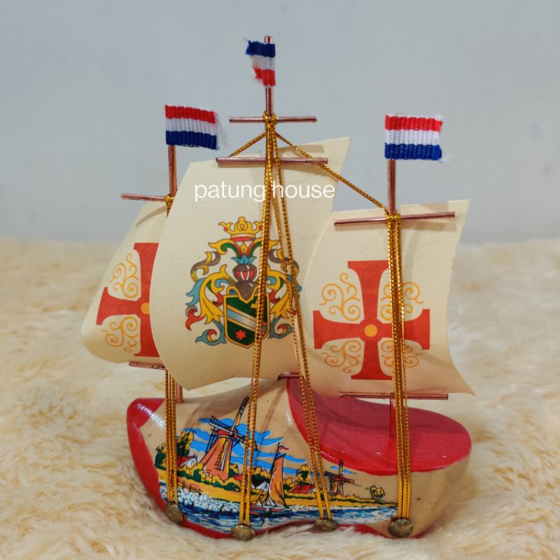 Jual Miniatur Souvenir Negara Holland Sepatu Kapal Belanda | Shopee ...
