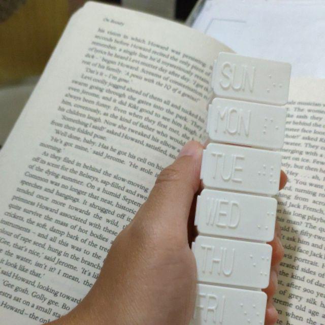 Kotak Obat 7 Nama Hari Dengan Huruf Braile Braille | Shopee Indonesia
