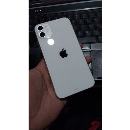 Jual iPhone 11 putih 128gb bekas nominus | Shopee Indonesia