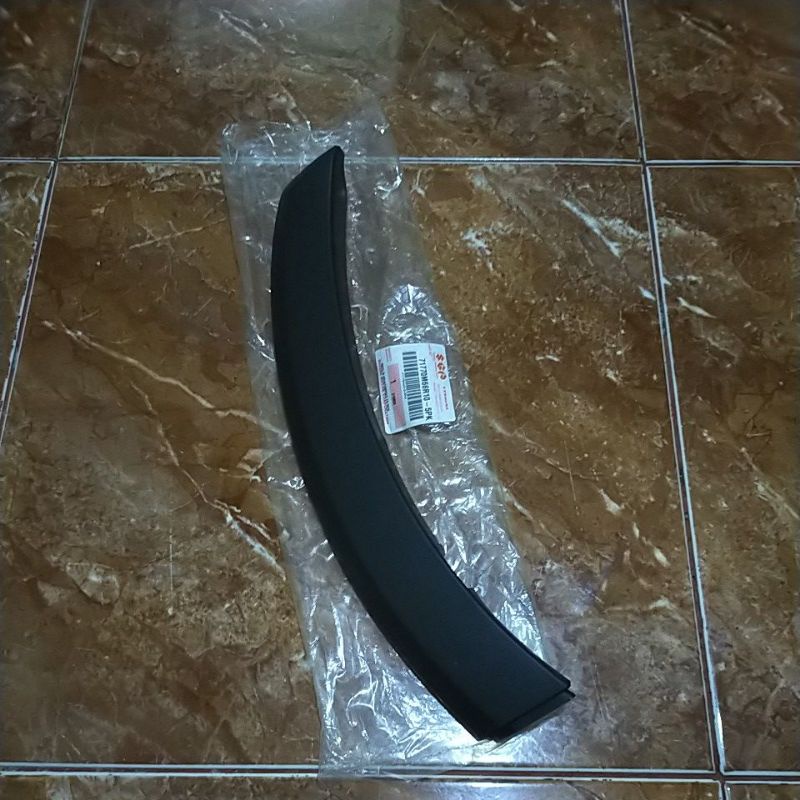 Jual Lis Bumper/Extension Bumper Depan Suzuki Ignis Original SGP ...