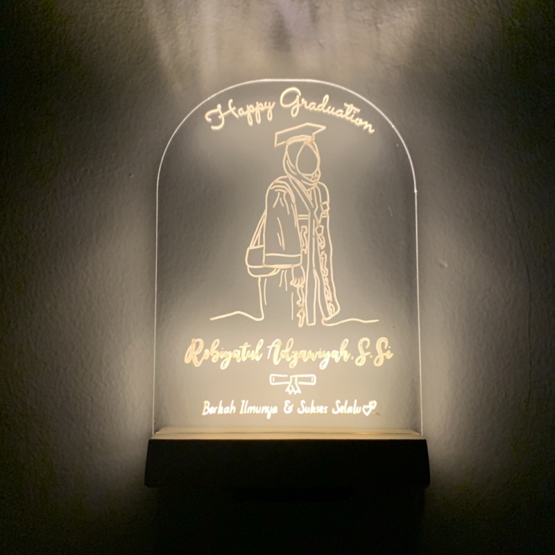Jual Akrilik LED Batrai Kado Wisuda Kado Ulang Tahun Akrilik Custom ...