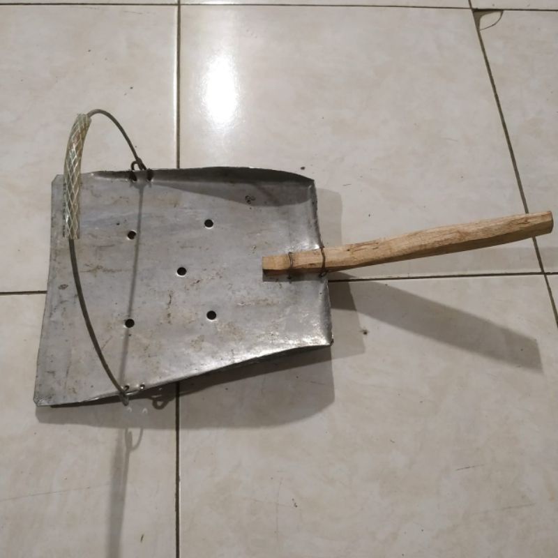 Jual Serok Pasir Sungai Alat Cari Pasir Sekop Bongkar Muat Pasir ...