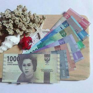 Jual Uang mainan / replika edisi baru, per 100 lembar | Shopee Indonesia