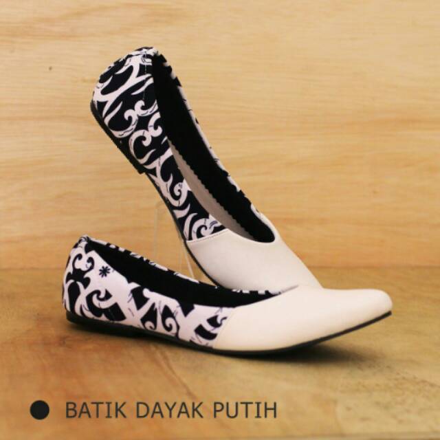 Jual Sepatu Batik The Warna Dayak Putih | Shopee Indonesia