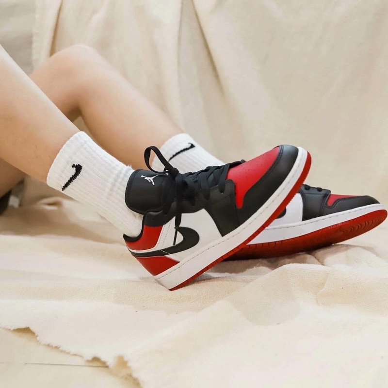 Jual JORDAN 1 LOW BRED TOE | Shopee Indonesia