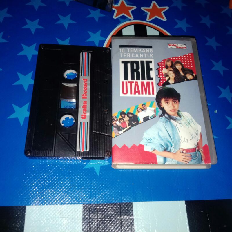Jual kaset pita:>>Trie Utami 10 tembang tercantik | Shopee Indonesia