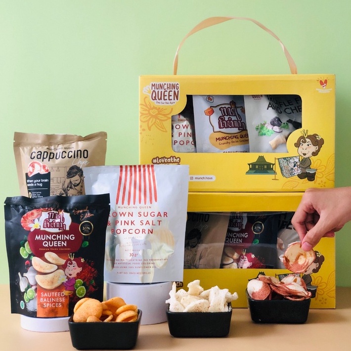 Jual Munching Queen Mini Pouch Special Box (Camilan Kerupuk) Indonesia ...