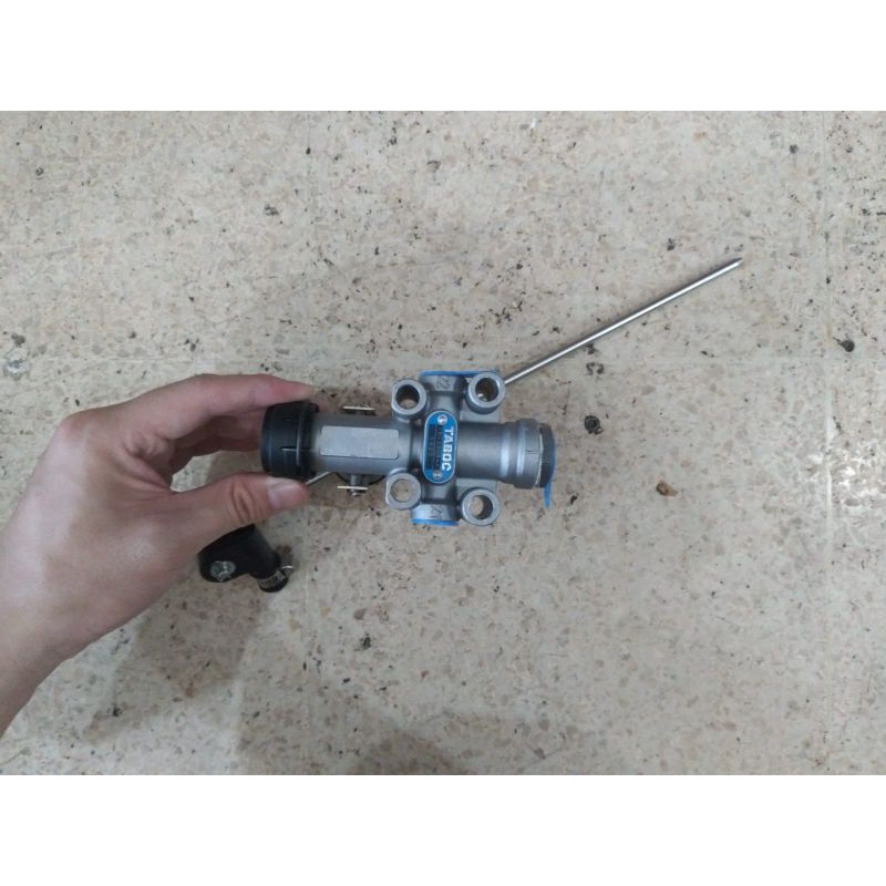 Jual LEVELING VALVE AIR SUSPENSION TRAILER | Shopee Indonesia