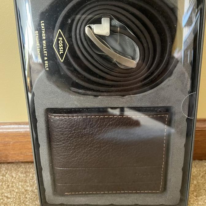 Jual New In Box Fossil Enric Gift Set Wallet & Belt Dark Brown | Shopee ...