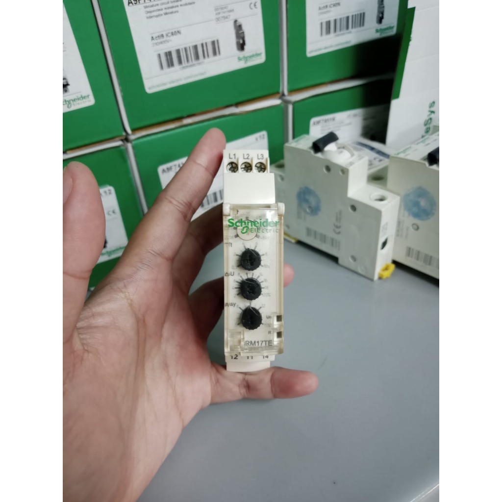 RM17TE00 Phase Control Relay Schneider (Ass/Seq/Loss/Over/Under volt ...