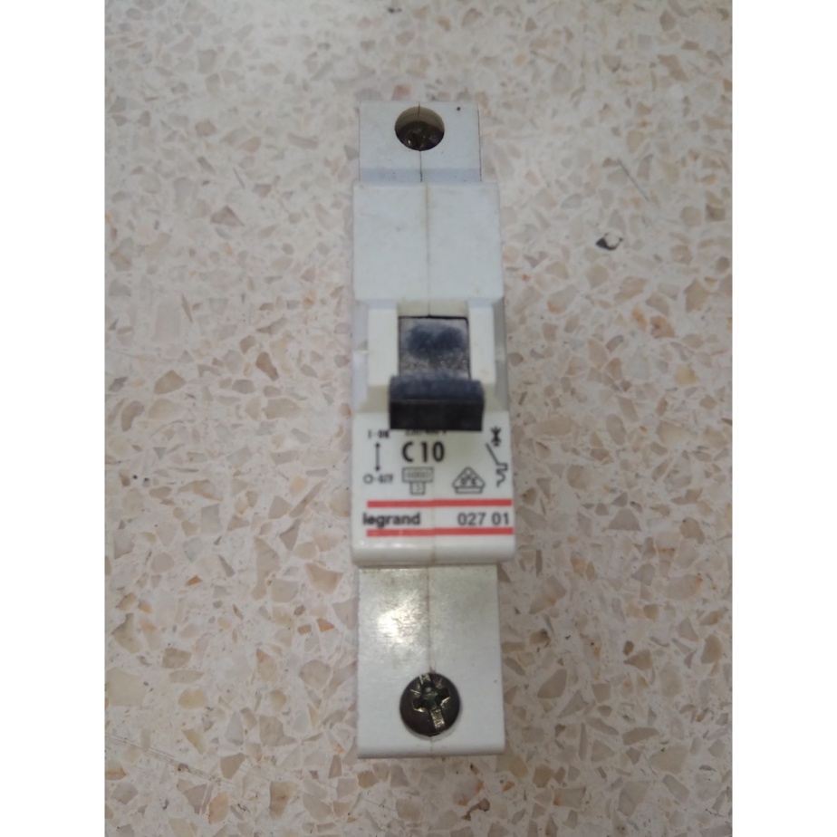 Jual MCB LEGRAND C10 - PENGAMAN LISTRIK RUMAH - KANTOR | Shopee Indonesia
