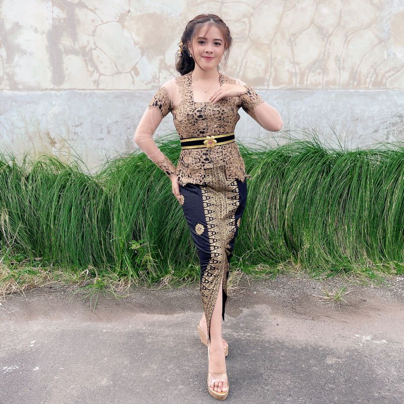 Jual KEBAYA WISUDA / SET KEBAYA BALI / SET KEBAYA WISUDA / KEBAYA ...