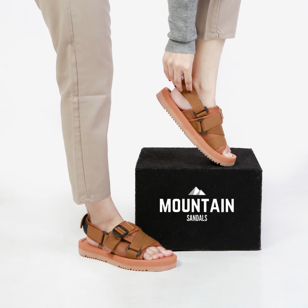 Jual Sandal Gunung Pria Wanita Hiking Korea Coper Golden tali belakang ...