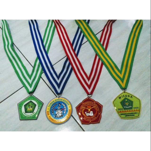 Jual Tali dan medali kalung gordon wisuda Indonesia|Shopee Indonesia