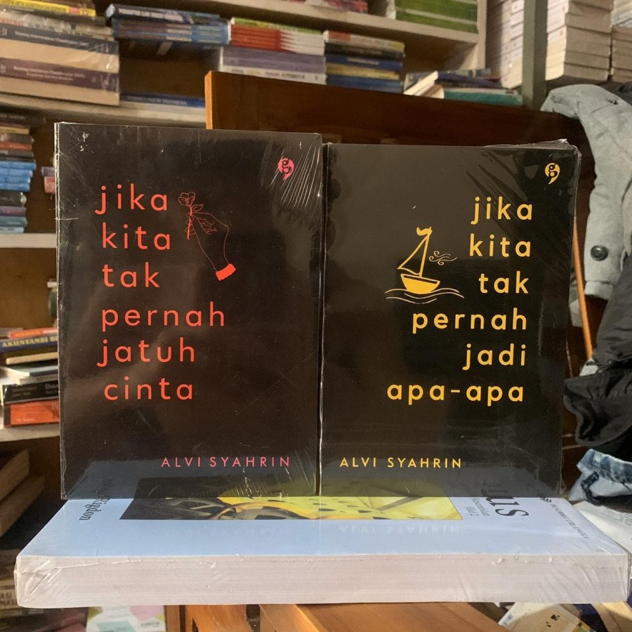 Jual Paket 2 Novel Jika Kita Tak Pernah Jadi Apa Apa - Jatuh Cinta ...