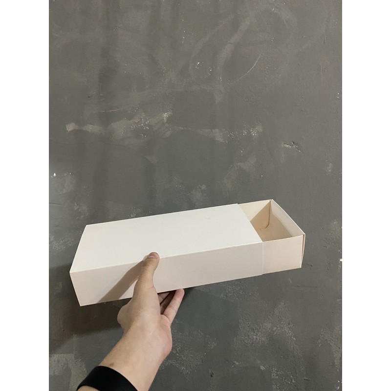 Jual HEEYYBOX | Ivory Box Model Sliding + Ribbon / Kotak Kado Bahan ...