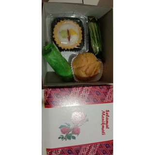 Snack Box Kue Kotak Paket Isi 4 Kue Halal | Shopee Indonesia