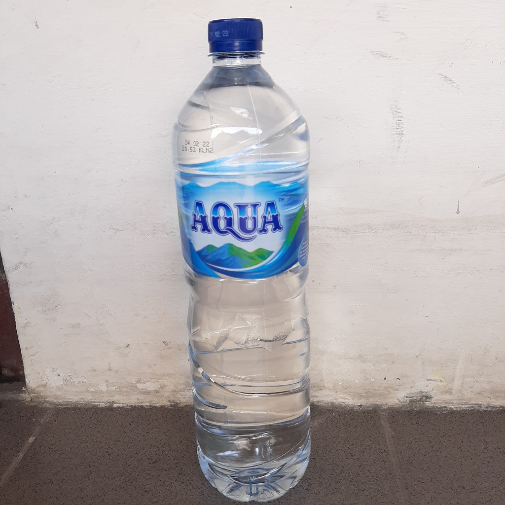 Jual Air Mineral Aqua Botol 1 5 Liter Indonesia Shopee Indonesia