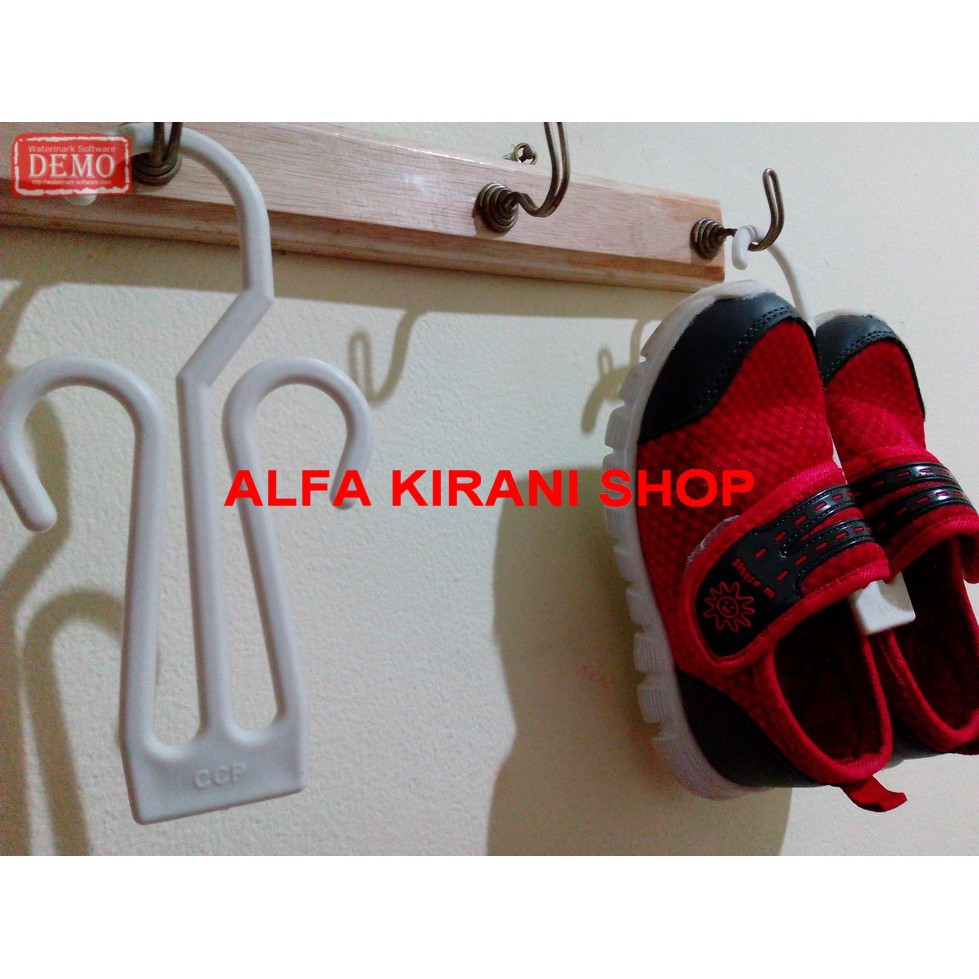 Jual 12 buah (1 lusin) Gantungan sepatu (shoes hanger) atau sandal ...