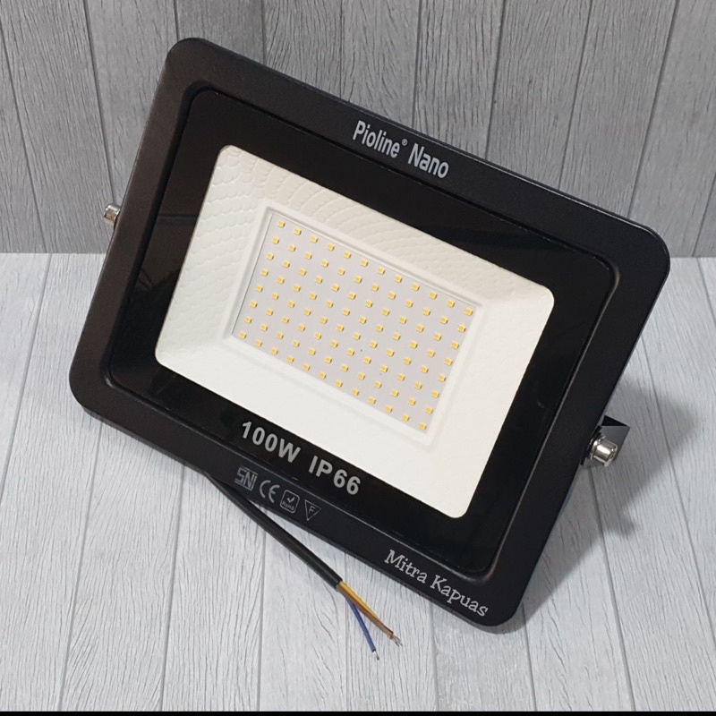 Jual LAMPU SOROT LED FLOODLIGHT PIOLINE NANO 100W - WARM WHITE (KUNING) // DAYLIGHT (PUTIH ...