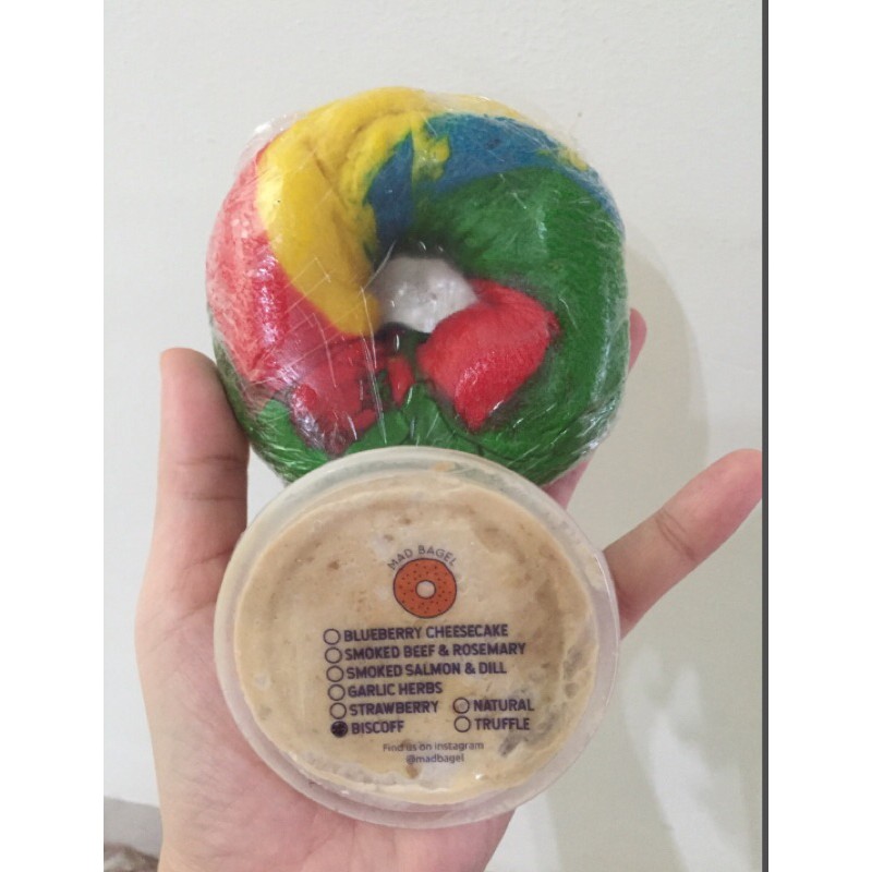 Jual Rainbow Bagel Mad Bagel with Biscoff Cream Cheese | Shopee Indonesia