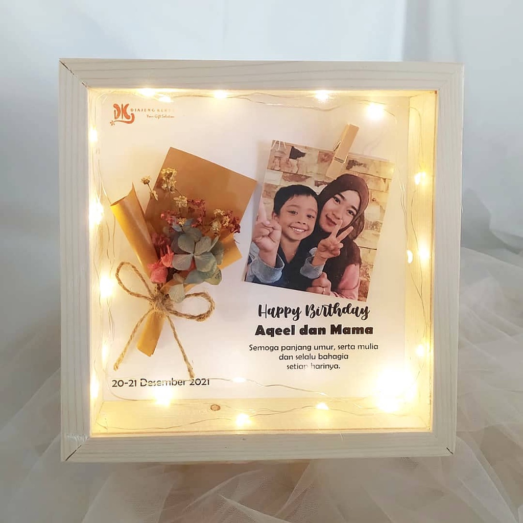 Jual frame 3D kado wisuda / sehari jadi / kado pernikahan sehari jadi ...