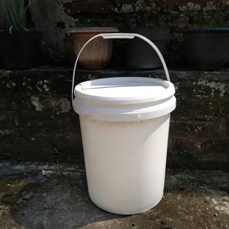 Jual Ember Bekas 25 kg Putih Polos Food Grade Seperti Baru | Shopee ...