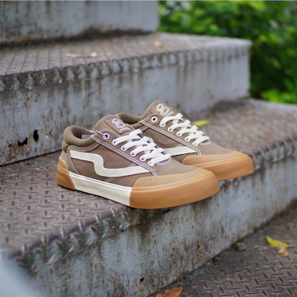 Jual Patrobas Cloud Low Original Sepatu Local brand Indonesia - Brown ...