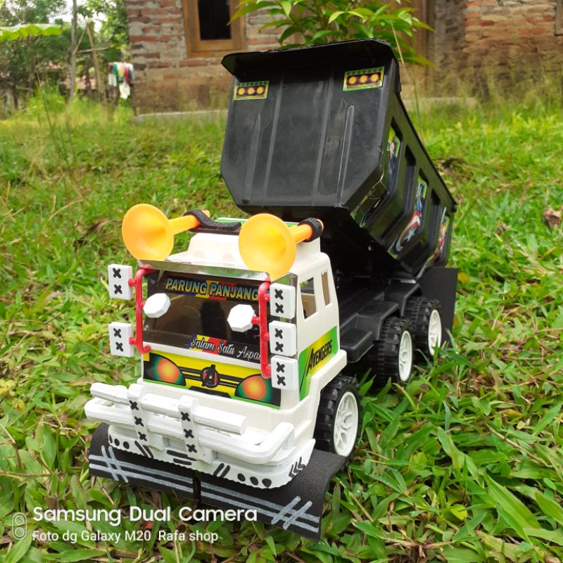 Jual Miniatur Truk oleng pasir mobilan dum truck ttp02 modifikasi ...