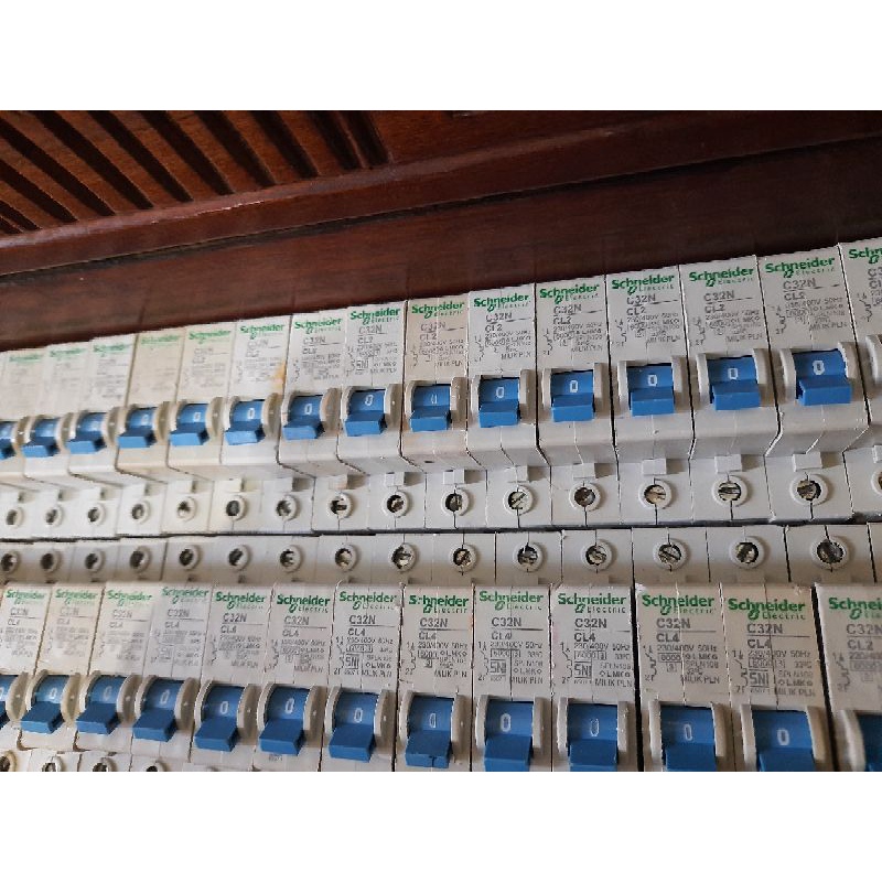 Jual MCB Schneider PLN 1 phase Second Original 2a 4a 6a | Shopee Indonesia