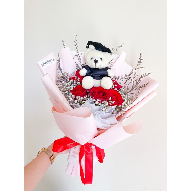 Jual rose bouquet + graduation bear/ bunga wisuda / bunga graduation ...