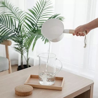 Jual Gayung Putih Gagang Kayu / Gayung putih aesthetic / Gayung Estetik ...