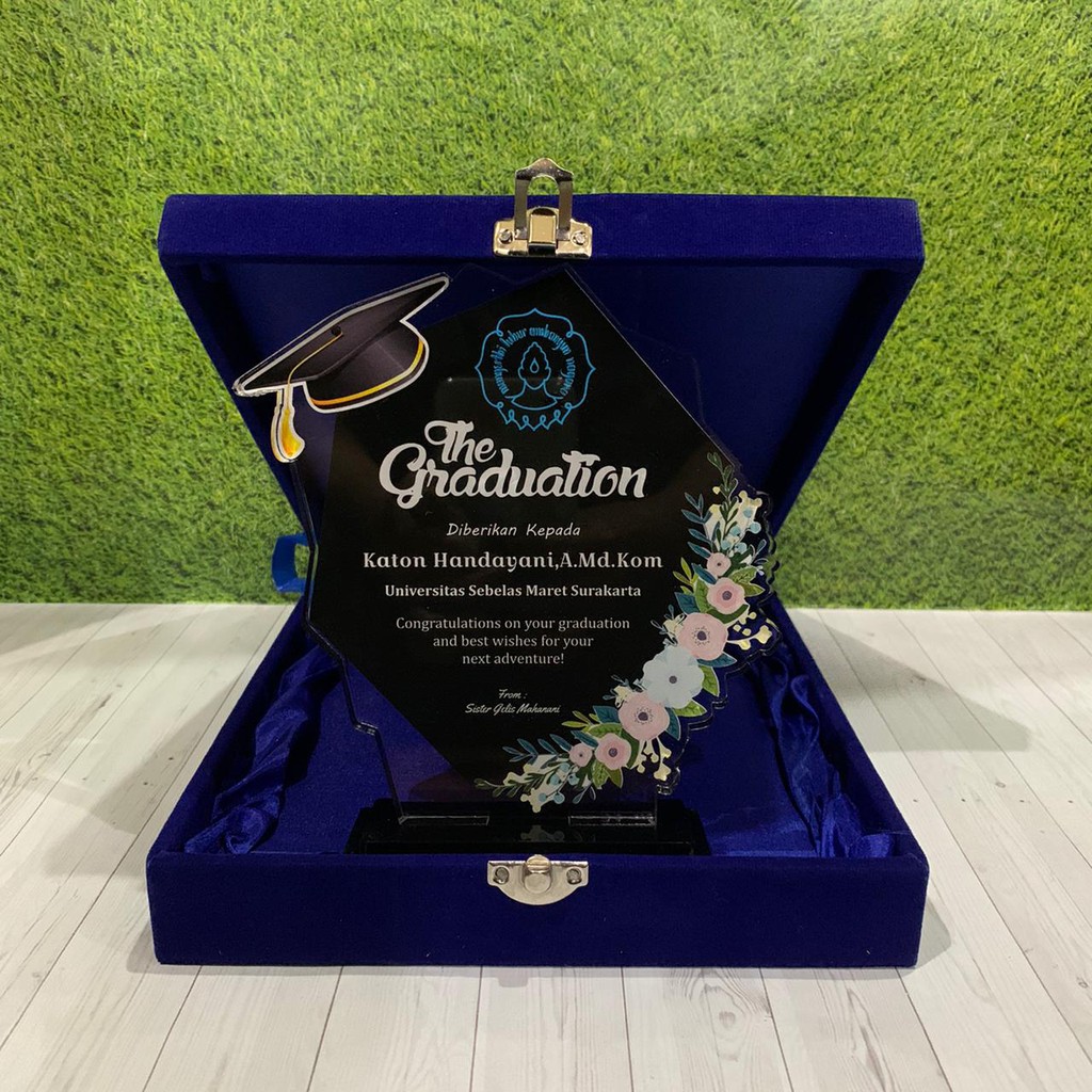 Jual PLAKAT WISUDA+BOX HADIAH WISUDA VANDEL WISUDA MURAH KEKINIAN (BISA ...