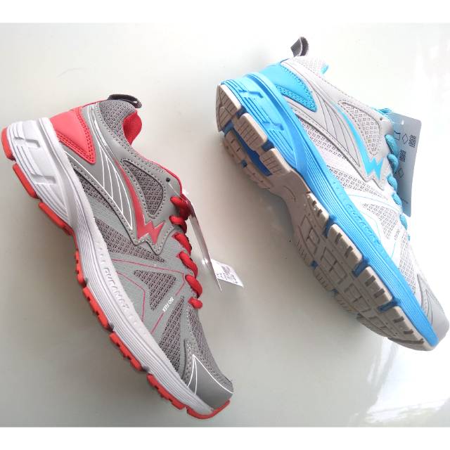 SEPATU OLAHRAGA EAGLE dengan memory foam Sting | Shopee Indonesia