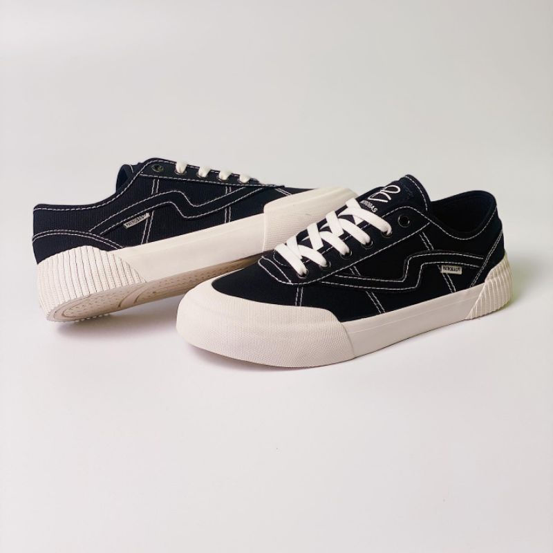 Jual Sepatu Patrobas Equip Low Black White Original Sneaker Sepatu ...