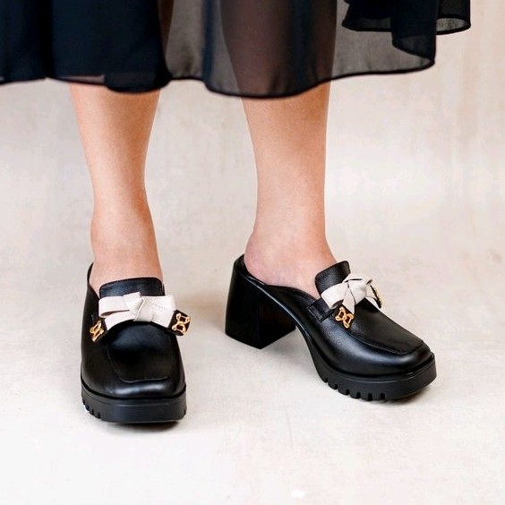 Belanja Pollux Classic WPOAY 07 - Sandal Selop Wanita Bahan Kulit ...