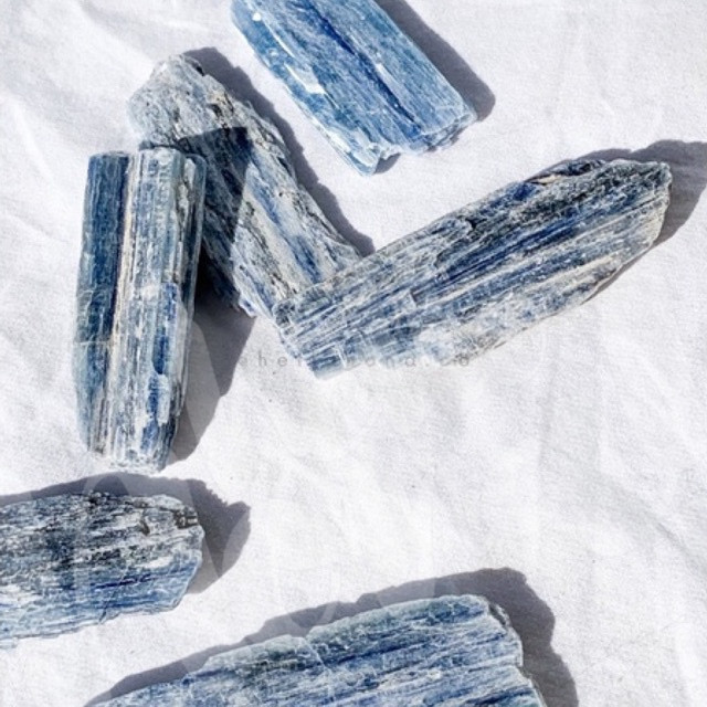 Raw Blue Kyanite Blade | Hello Nona Co.