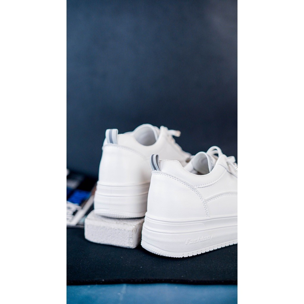 Belanja Pollux Jinju WDQ D938 - Sepatu Sneakers Putih | Sneakers Putih ...