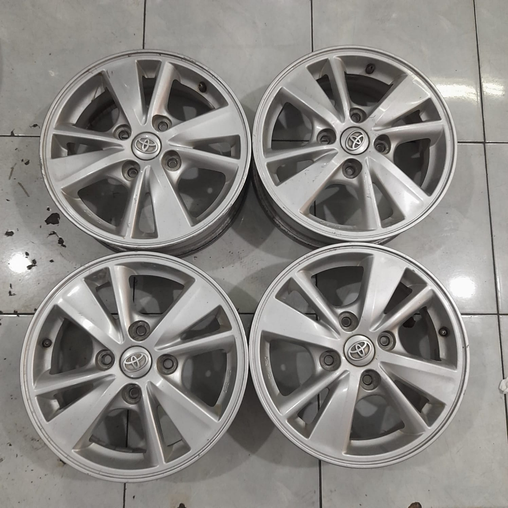 Jual Velg Copotan Bekas Original Standar Avanza Veloz R15 Lebar 5 inch Hole 4 x 114,3 ET 45 ...