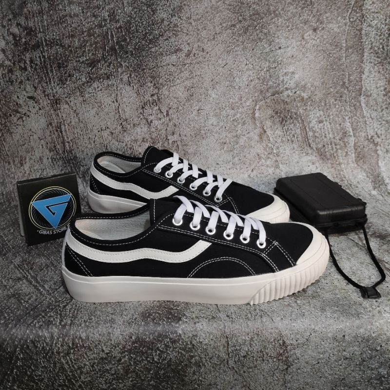 Jual SEPATU SEPATU BRAND LOKAL POLOS SEPATU HIGH SEPATU LOW SEPATU ...