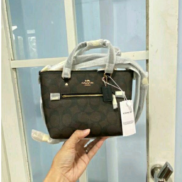 Jual Tas COACH Mini Gallery Satchel Crossbody Black Brown Signature ...